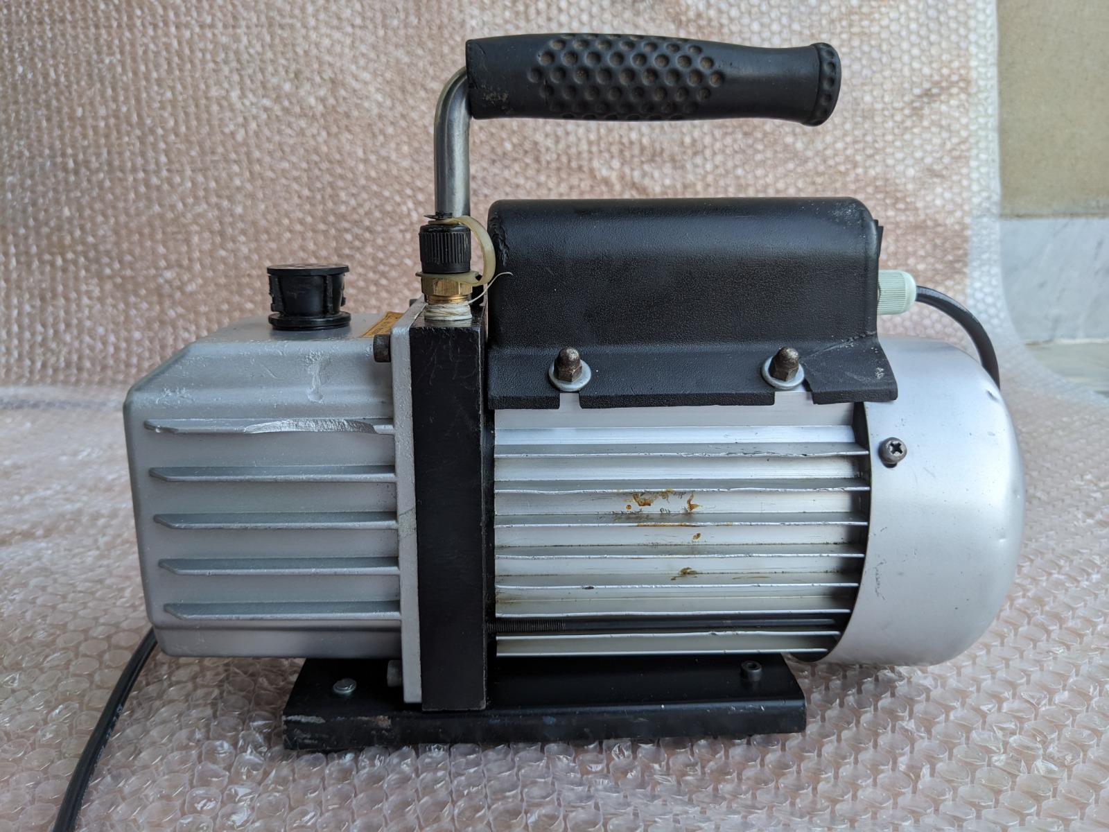 Compact 3CFM Vacuum Pump SALE! Efficient 1/4HP Perfect for Small Jobs ...